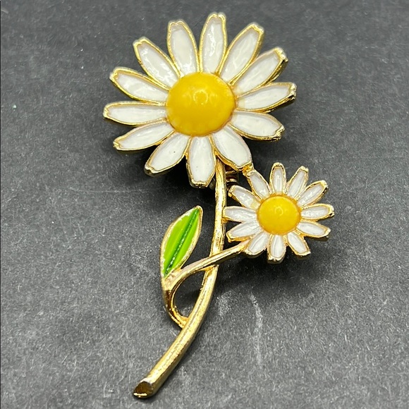 Albert Weiss | Jewelry | Vintage Weiss Enamel Daisy Brooch | Poshmark